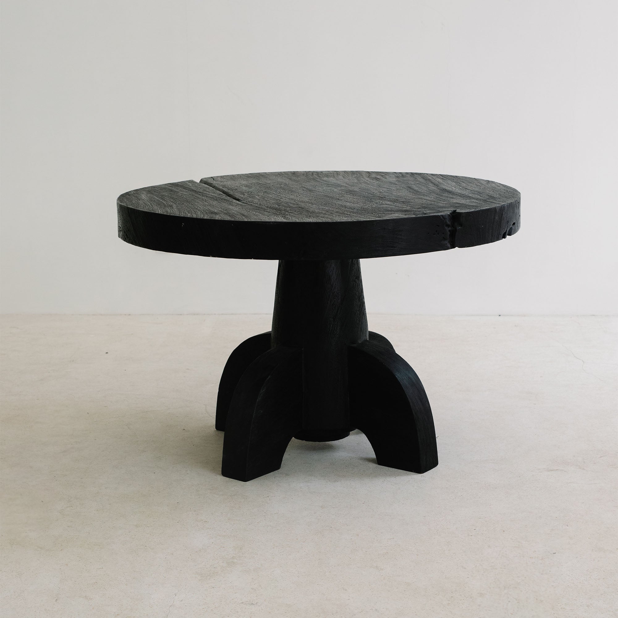 TABLES – The Medium Design