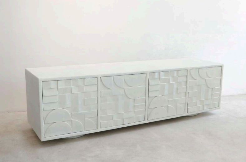 CALDER BUFFET – The Medium Design